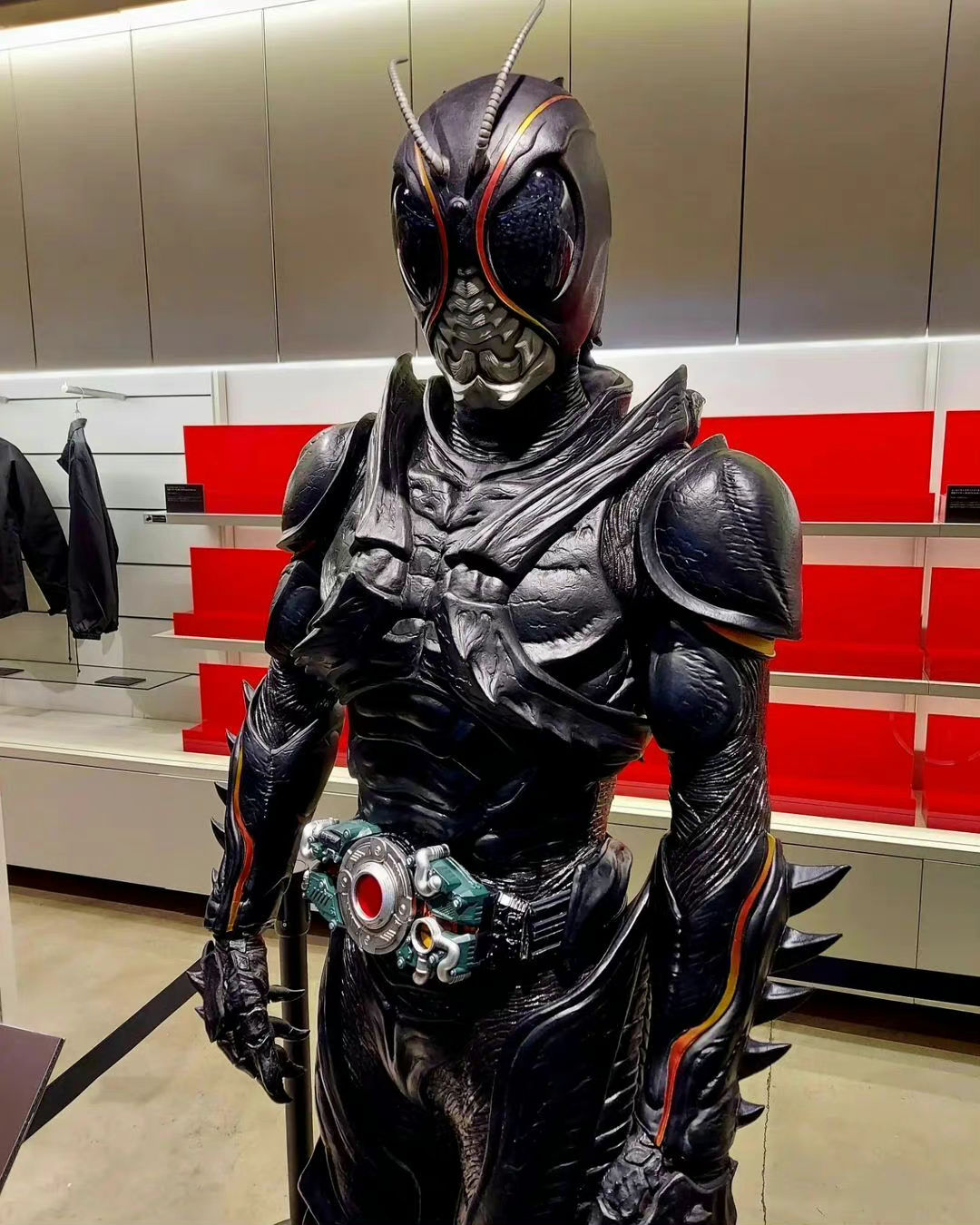 แชร์ชัด ๆ กับ Kamen Rider Black Sun And Battle Hopper